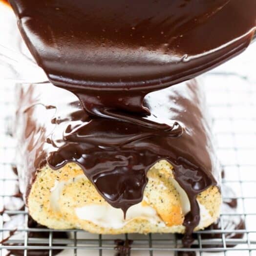Perfect Chocolate Ganache + how to glaze a cake!
