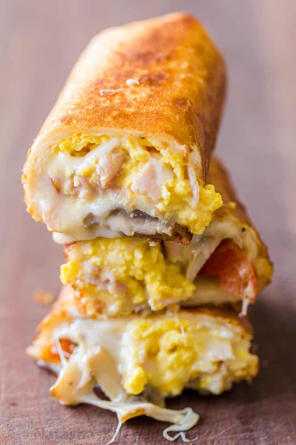 Breakfast Burritos Recipe (Freezer Friendly) - NatashasKitchen.com