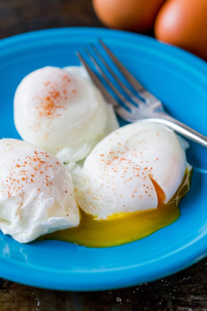 Poached Eggs - Perfect Every Time! (VIDEO) - NatashasKitchen.com