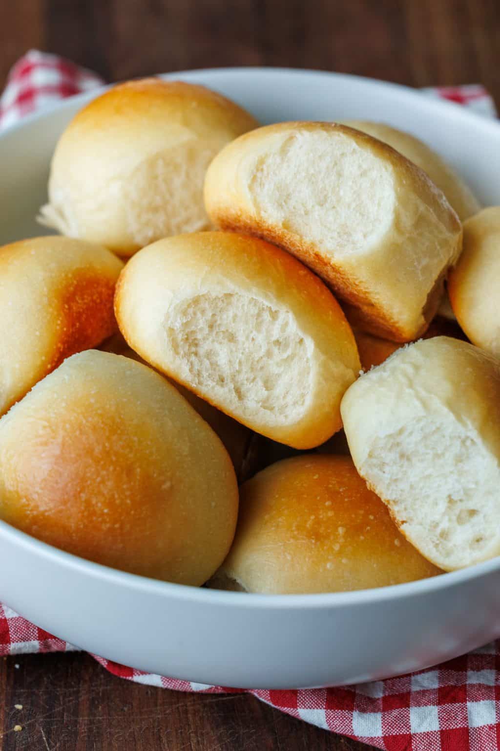 Sourdough Dinner Rolls (VIDEO) - NatashasKitchen.com